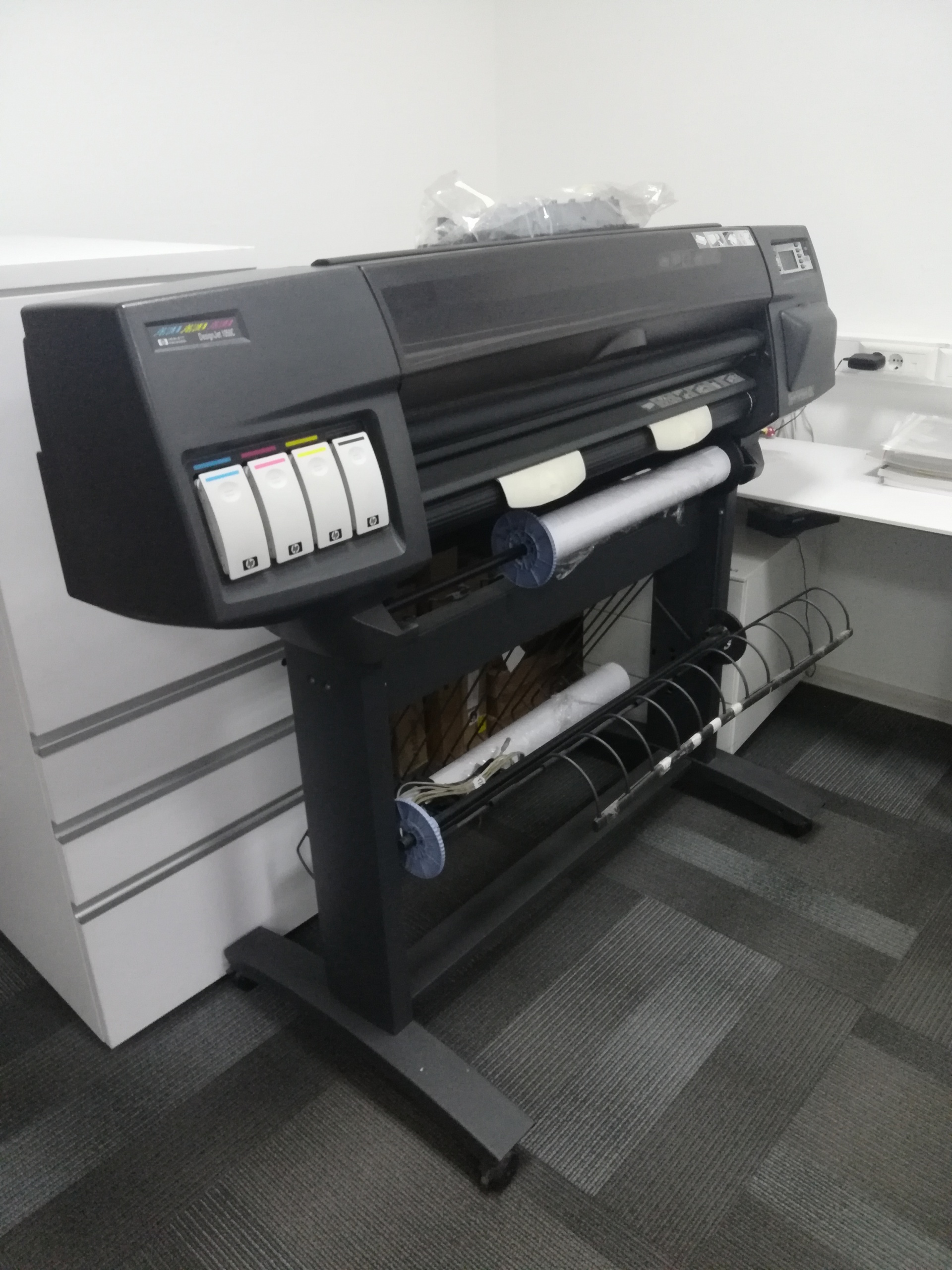 плоттер HP Designjet 1050C c подставкой и поддоном купить Б/У в Москве ...