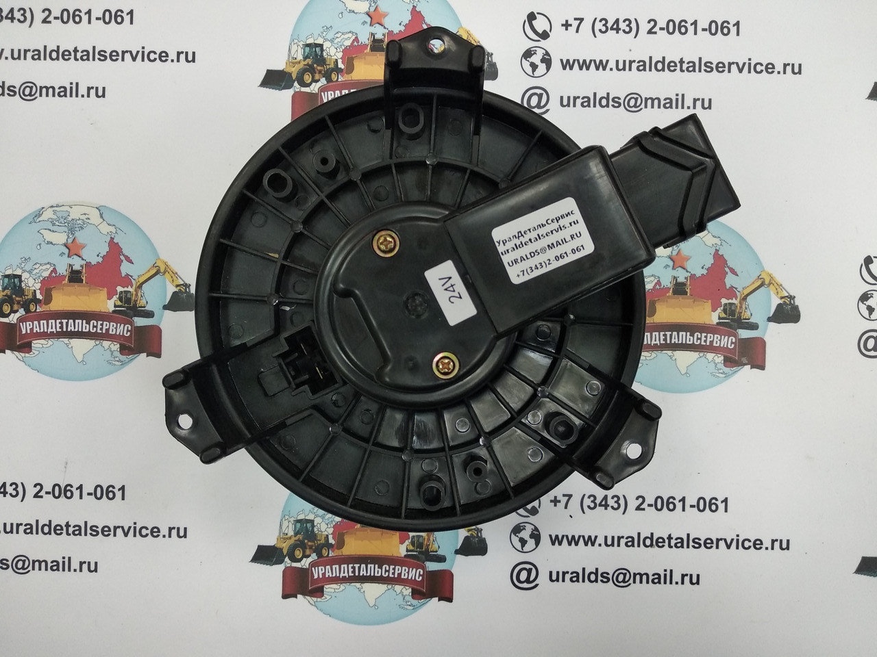 Мотор отопителя XB00001057 Hitachi купить в Екатеринбурге по цене 12 ...