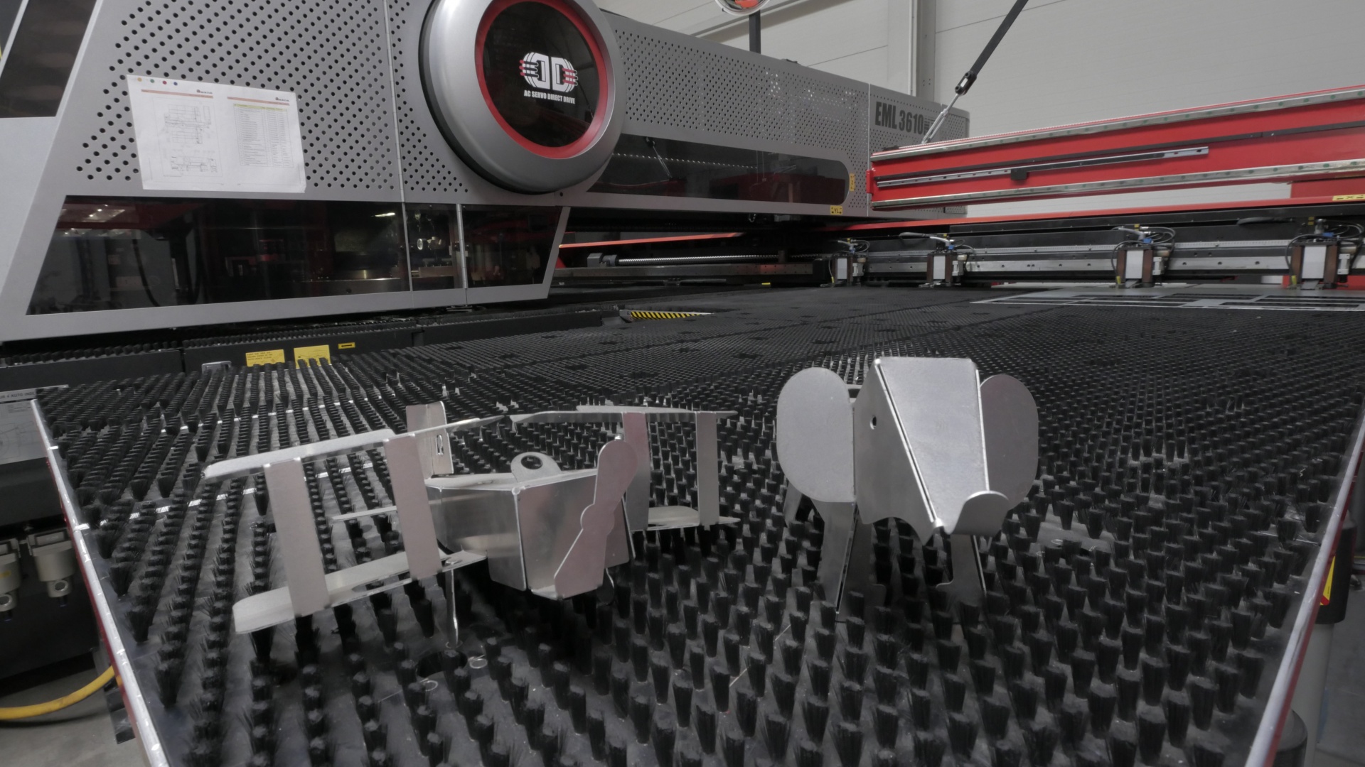 Комбинированый станок лазерной резки и перфорации листового металла ...