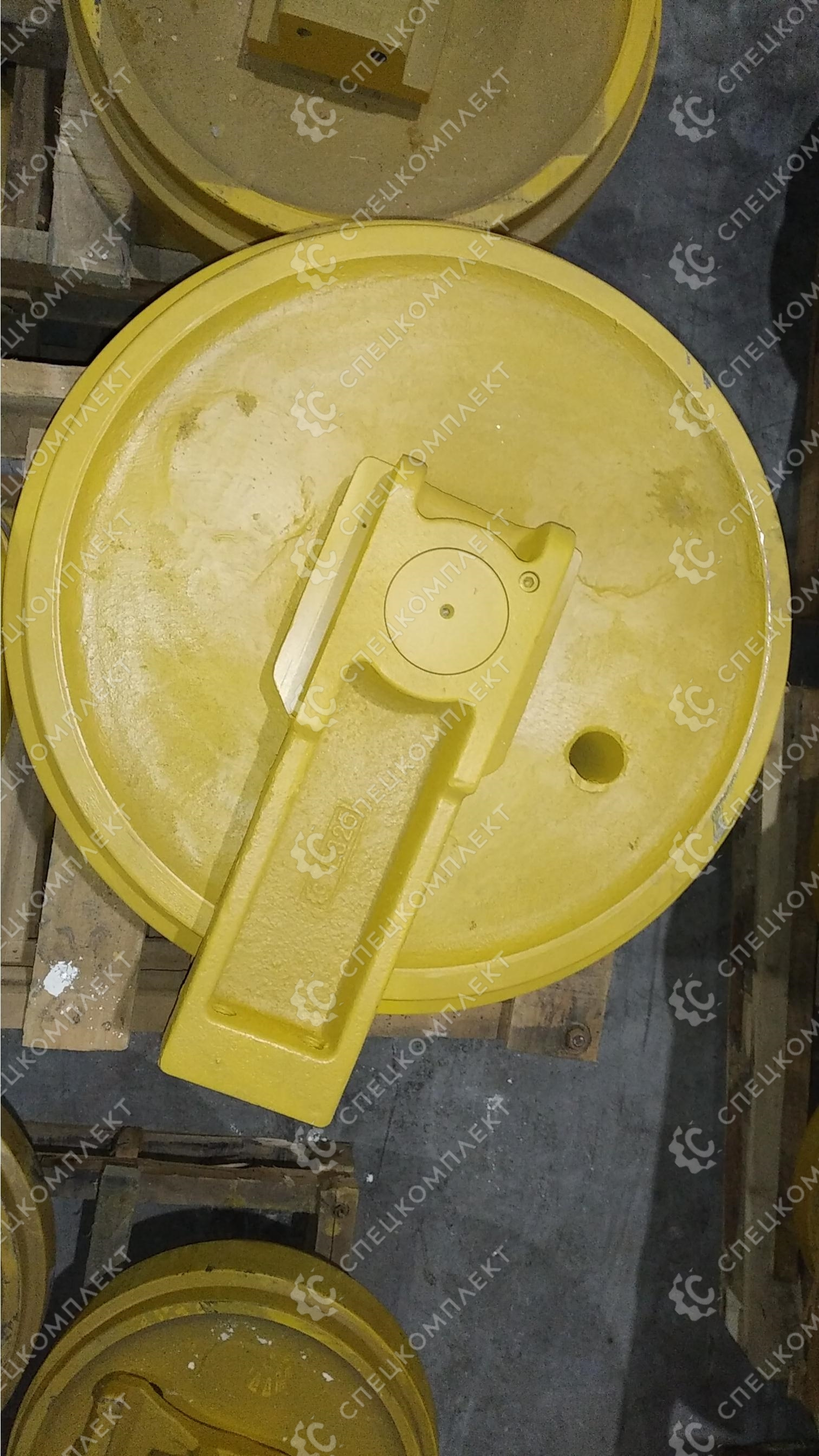 Колесо направляющее для экскаваторов CAT325DL купить в Иваново по цене ...