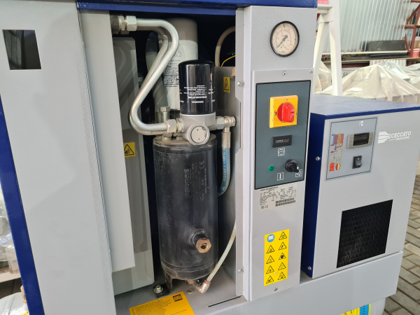 Винтовой компрессор ceccato CSM 10/10 DX 200 mini купить Б/У в ...